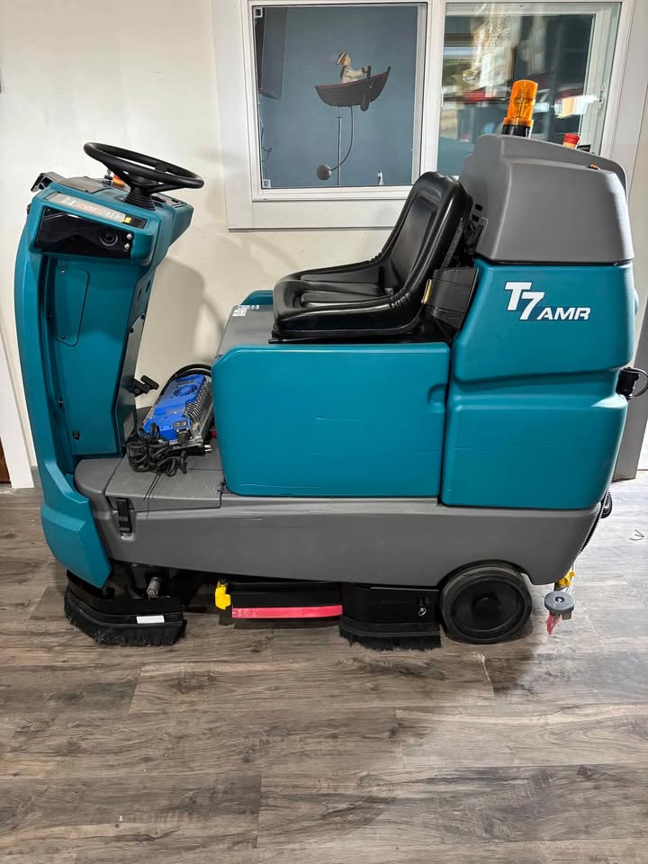 Tennant T7 AMRProfessional Cleaning Equipment
